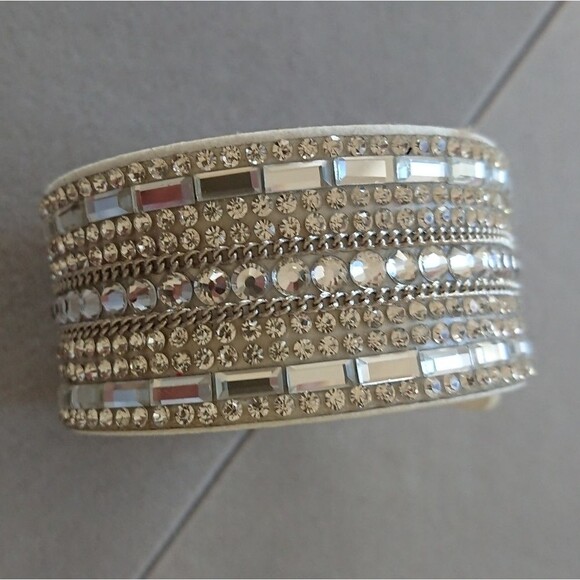 paparazzi | Jewelry | Paparazzi Rock Star Rocker Bracelet In White ...